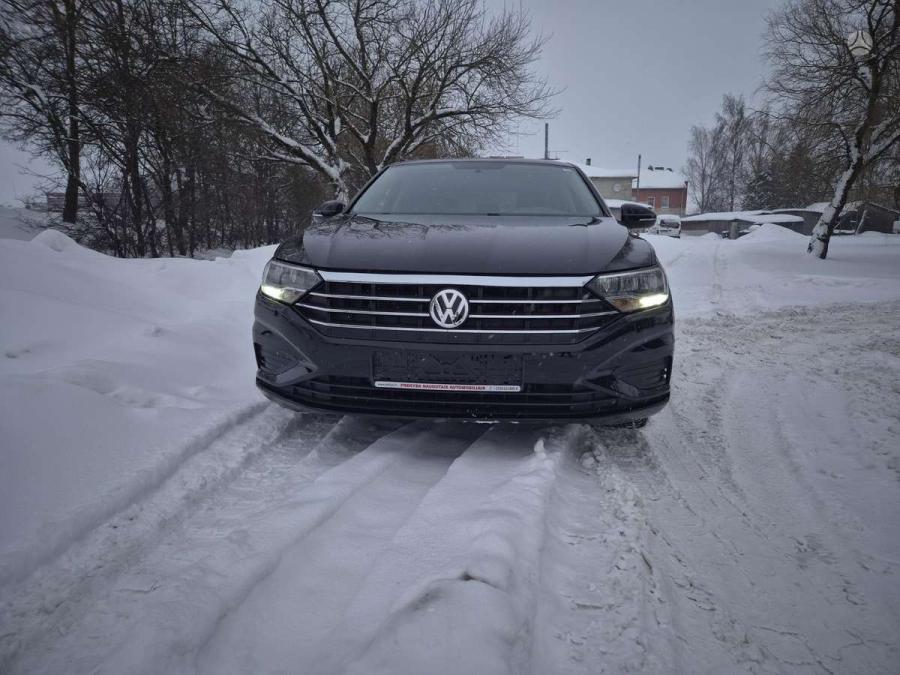 Black Volkswagen Jetta 2021 in Telschi, with an engine capacity of 1.40 L and mileage of 172 thousand km for 15500 €, photo 2 on AUTOMOTO.COM.LV