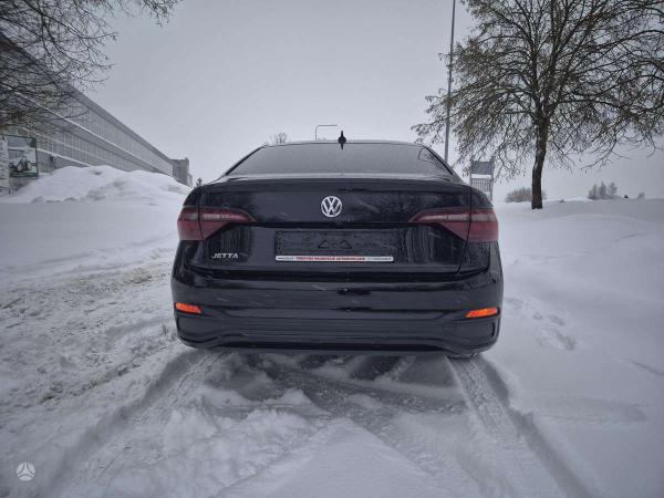 Black Volkswagen Jetta 2021 in Telschi, with an engine capacity of 1.40 L and mileage of 172 thousand km for 15500 €, photo 6 on AUTOMOTO.COM.LV
