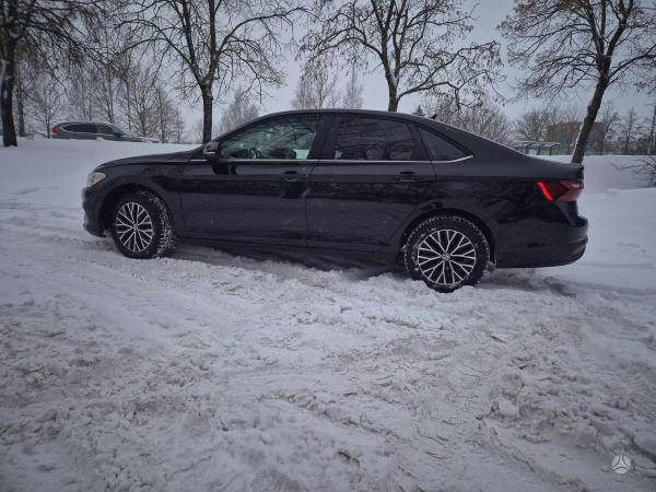 Black Volkswagen Jetta 2021 in Telschi, with an engine capacity of 1.40 L and mileage of 172 thousand km for 15500 €, photo 8 on AUTOMOTO.COM.LV