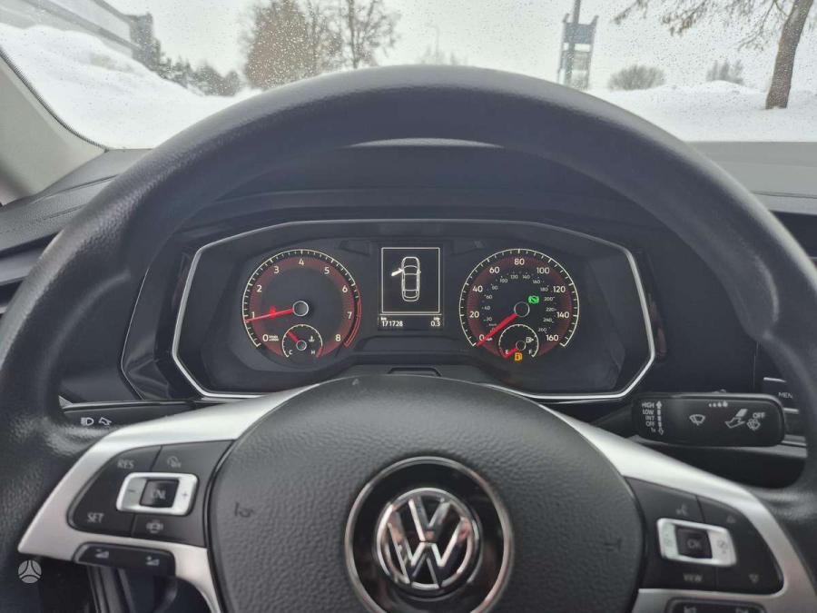 Black Volkswagen Jetta 2021 in Telschi, with an engine capacity of 1.40 L and mileage of 172 thousand km for 15500 €, photo 12 on AUTOMOTO.COM.LV