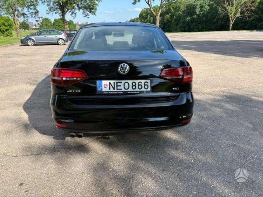 Black Volkswagen Jetta 2024 in Kaunas, with an engine capacity of 1.40 L and mileage of 187 thousand km for 6800 €, photo 4 on AUTOMOTO.COM.LV