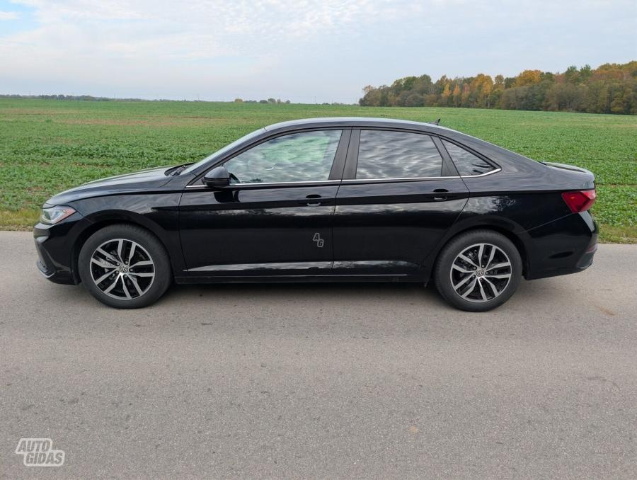 Melns Volkswagen Jetta 2025 Palanga, ar dzinēja tilpumu 1.50 L un nobraukumu 12 tūkst. km par 24000 €, foto 3 vietnē AUTOMOTO.COM.LV