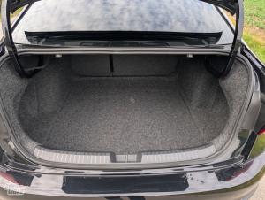 Melns Volkswagen Jetta 2025 Palanga, ar dzinēja tilpumu 1.50 L un nobraukumu 12 tūkst. km par 24000 €, foto 13 vietnē AUTOMOTO.COM.LV