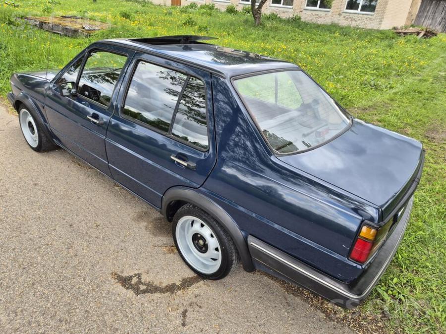 Zils Volkswagen Jetta 1985 Jēkabpils, ar dzinēja tilpumu 1.80 L un nobraukumu 155 tūkst. km par 1600 €, foto 4 vietnē AUTOMOTO.COM.LV