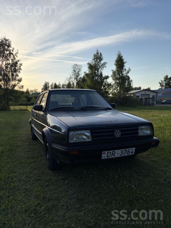 Zils Volkswagen Jetta 1988 Ogre, ar dzinēja tilpumu 1.60 L un nobraukumu 522 tūkst. km par 1100 €, foto 1 vietnē AUTOMOTO.COM.LV