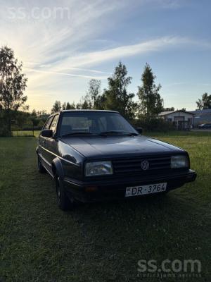 Zils Volkswagen Jetta 1988 Ogre, ar dzinēja tilpumu 1.60 L un nobraukumu 522 tūkst. km par 1100 €, foto  vietnē AUTOMOTO.COM.LV