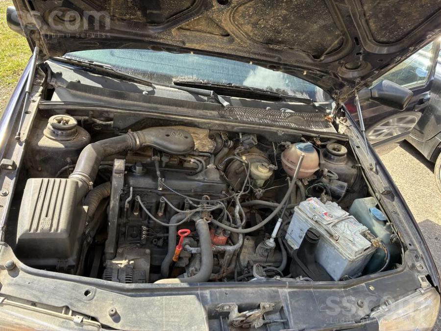 Blue Volkswagen Jetta 1995 in Madona, with an engine capacity of 1.80 L and mileage of 222 thousand km for 650 €, photo 6 on AUTOMOTO.COM.LV