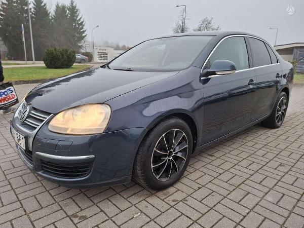 Blue Volkswagen Jetta 2006 in Plunge, with an engine capacity of 1.90 L and mileage of 265 thousand km for 1450 €, photo 9 on AUTOMOTO.COM.LV
