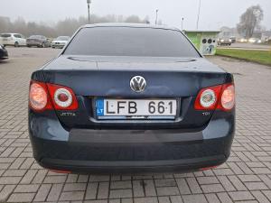 Blue Volkswagen Jetta 2006 in Plunge, with an engine capacity of 1.90 L and mileage of 265 thousand km for 1450 €, photo 11 on AUTOMOTO.COM.LV
