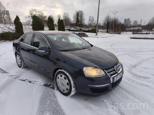 Zils Volkswagen Jetta 2006 Valmiera, ar dzinēja tilpumu 1.60 L un nobraukumu 288 tūkst. km par 1200 €, foto 3 vietnē AUTOMOTO.COM.LV