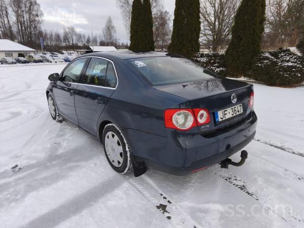 Zils Volkswagen Jetta 2006 Valmiera, ar dzinēja tilpumu 1.60 L un nobraukumu 288 tūkst. km par 1200 €, foto 7 vietnē AUTOMOTO.COM.LV
