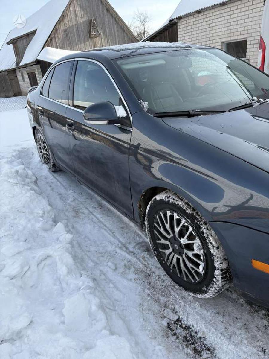 Blue Volkswagen Jetta 2006 in Kaunas, with an engine capacity of 1.90 L and mileage of 332 thousand km for 1000 €, photo 8 on AUTOMOTO.COM.LV