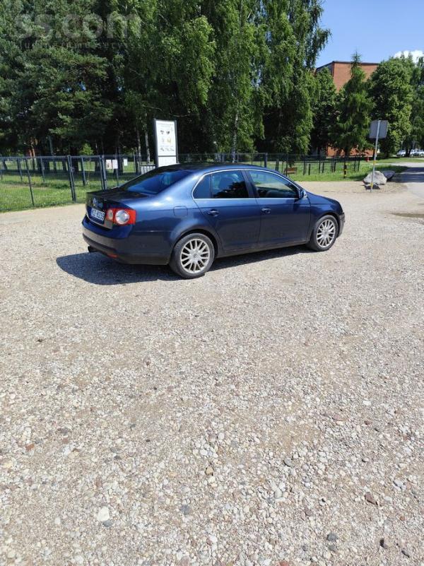 Blue Volkswagen Jetta 2006 in Kuldiga, with an engine capacity of 1.90 L and mileage of 190 thousand km for 2650 €, photo 2 on AUTOMOTO.COM.LV