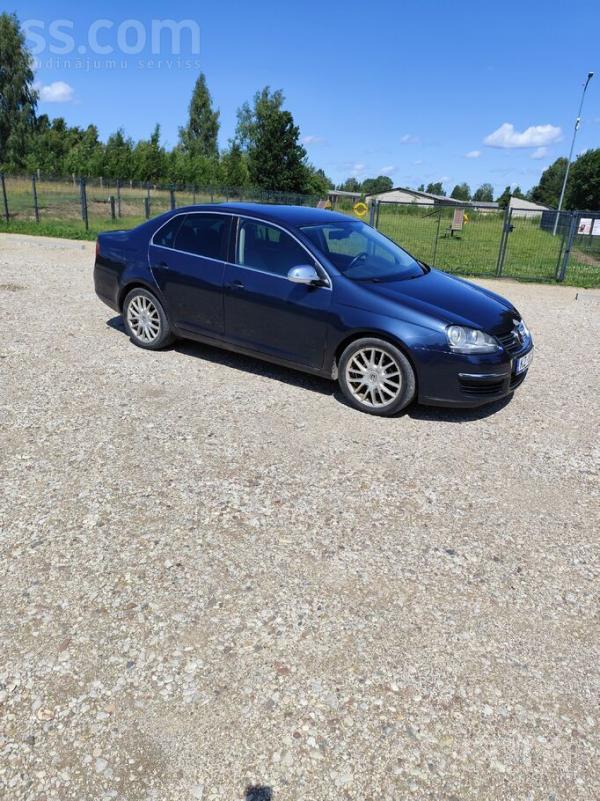 Blue Volkswagen Jetta 2006 in Kuldiga, with an engine capacity of 1.90 L and mileage of 190 thousand km for 2650 €, photo 4 on AUTOMOTO.COM.LV