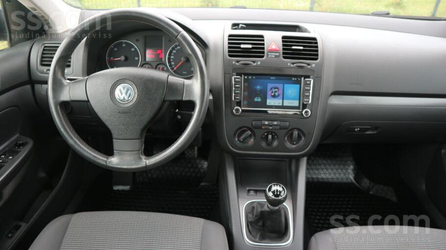 Zils Volkswagen Jetta 2007 Rīga, ar dzinēja tilpumu 1.90 L un nobraukumu 153 tūkst. km par 3900 €, foto 24 vietnē AUTOMOTO.COM.LV