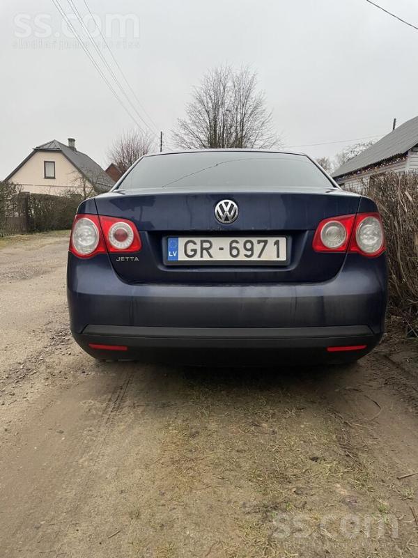 Zils Volkswagen Jetta 2007 Preiļi, ar dzinēja tilpumu 1.60 L un nobraukumu 248 tūkst. km par 1800 €, foto 2 vietnē AUTOMOTO.COM.LV