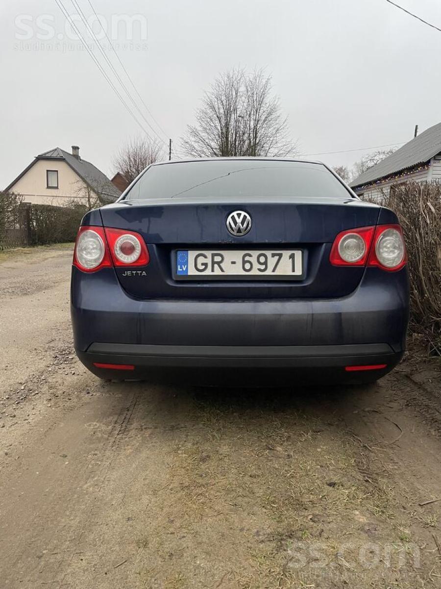 Zils Volkswagen Jetta 2007 Preiļi, ar dzinēja tilpumu 1.60 L un nobraukumu 248 tūkst. km par 1800 €, foto 2 vietnē AUTOMOTO.COM.LV