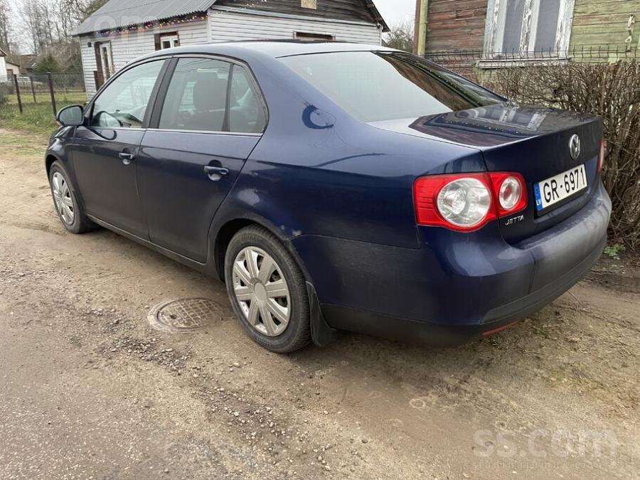 Zils Volkswagen Jetta 2007 Preiļi, ar dzinēja tilpumu 1.60 L un nobraukumu 248 tūkst. km par 1800 €, foto 3 vietnē AUTOMOTO.COM.LV