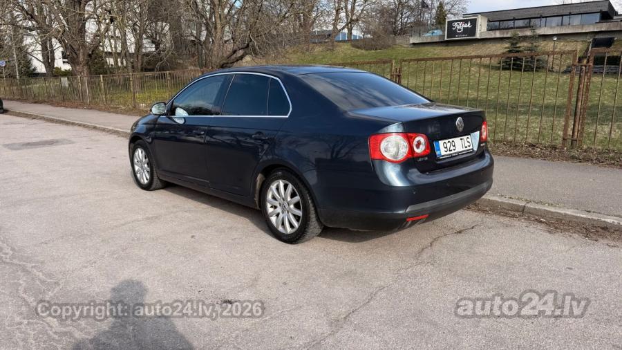 Blue Volkswagen Jetta 2007 in Tallinn, with an engine capacity of 2.00 L and mileage of 333 thousand km for 2499 €, photo 3 on AUTOMOTO.COM.LV