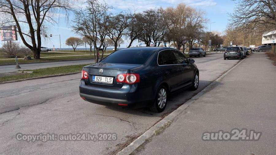 Blue Volkswagen Jetta 2007 in Tallinn, with an engine capacity of 2.00 L and mileage of 333 thousand km for 2499 €, photo 4 on AUTOMOTO.COM.LV