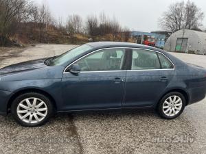 Blue Volkswagen Jetta 2007 in Parnu, with an engine capacity of 1.60 L and mileage of 262 thousand km for 1700 €, photo 3 on AUTOMOTO.COM.LV