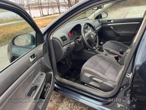 Blue Volkswagen Jetta 2007 in Parnu, with an engine capacity of 1.60 L and mileage of 262 thousand km for 1700 €, photo 7 on AUTOMOTO.COM.LV