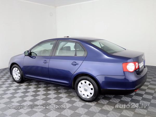 Blue Volkswagen Jetta 2007 in Tallinn, with an engine capacity of 1.60 L and mileage of 208 thousand km for 1399 €, photo 5 on AUTOMOTO.COM.LV