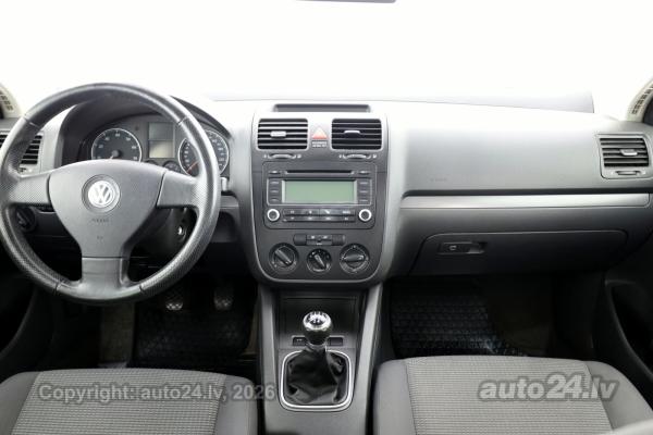 Blue Volkswagen Jetta 2007 in Tallinn, with an engine capacity of 1.60 L and mileage of 208 thousand km for 1399 €, photo 6 on AUTOMOTO.COM.LV