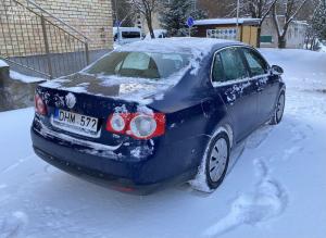 Zils Volkswagen Jetta 2008 Viļņa, ar dzinēja tilpumu 1.90 L un nobraukumu 312 tūkst. km par 850 €, foto 4 vietnē AUTOMOTO.COM.LV