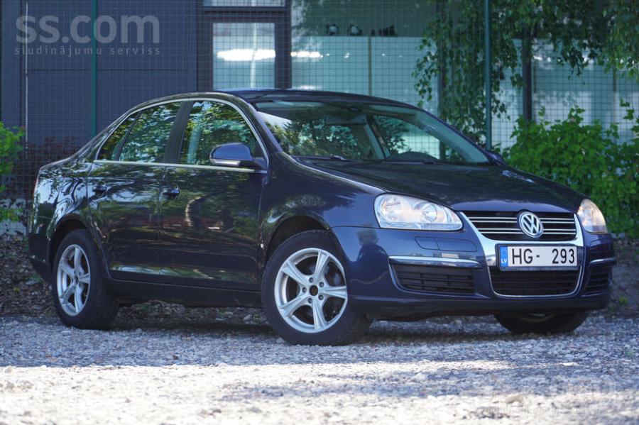 Zils Volkswagen Jetta 2008 Rīga, ar dzinēja tilpumu 1.60 L un nobraukumu 71 tūkst. km par 2490 €, foto 1 vietnē AUTOMOTO.COM.LV