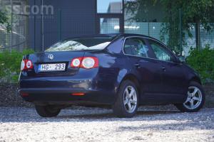 Zils Volkswagen Jetta 2008 Rīga, ar dzinēja tilpumu 1.60 L un nobraukumu 71 tūkst. km par 2490 €, foto 9 vietnē AUTOMOTO.COM.LV
