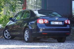 Zils Volkswagen Jetta 2008 Rīga, ar dzinēja tilpumu 1.60 L un nobraukumu 71 tūkst. km par 2490 €, foto 13 vietnē AUTOMOTO.COM.LV