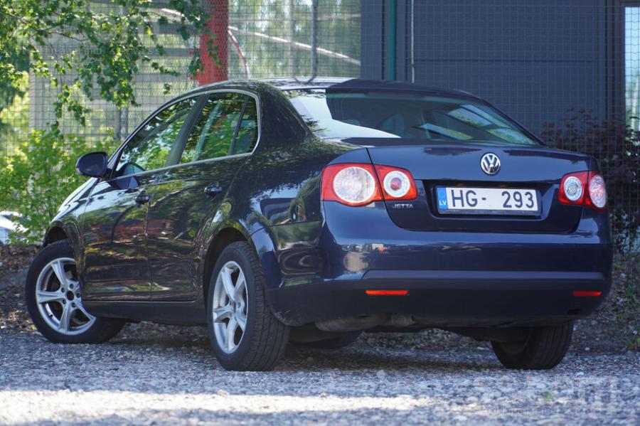 Zils Volkswagen Jetta 2008 Rīga, ar dzinēja tilpumu 1.60 L un nobraukumu 71 tūkst. km par 2490 €, foto 13 vietnē AUTOMOTO.COM.LV