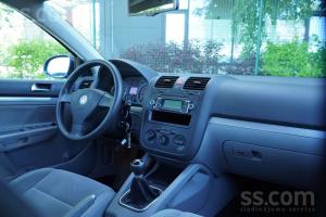 Zils Volkswagen Jetta 2008 Rīga, ar dzinēja tilpumu 1.60 L un nobraukumu 71 tūkst. km par 2490 €, foto 14 vietnē AUTOMOTO.COM.LV