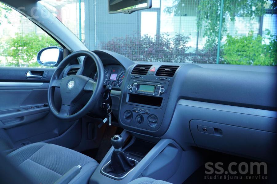 Zils Volkswagen Jetta 2008 Rīga, ar dzinēja tilpumu 1.60 L un nobraukumu 71 tūkst. km par 2490 €, foto 14 vietnē AUTOMOTO.COM.LV