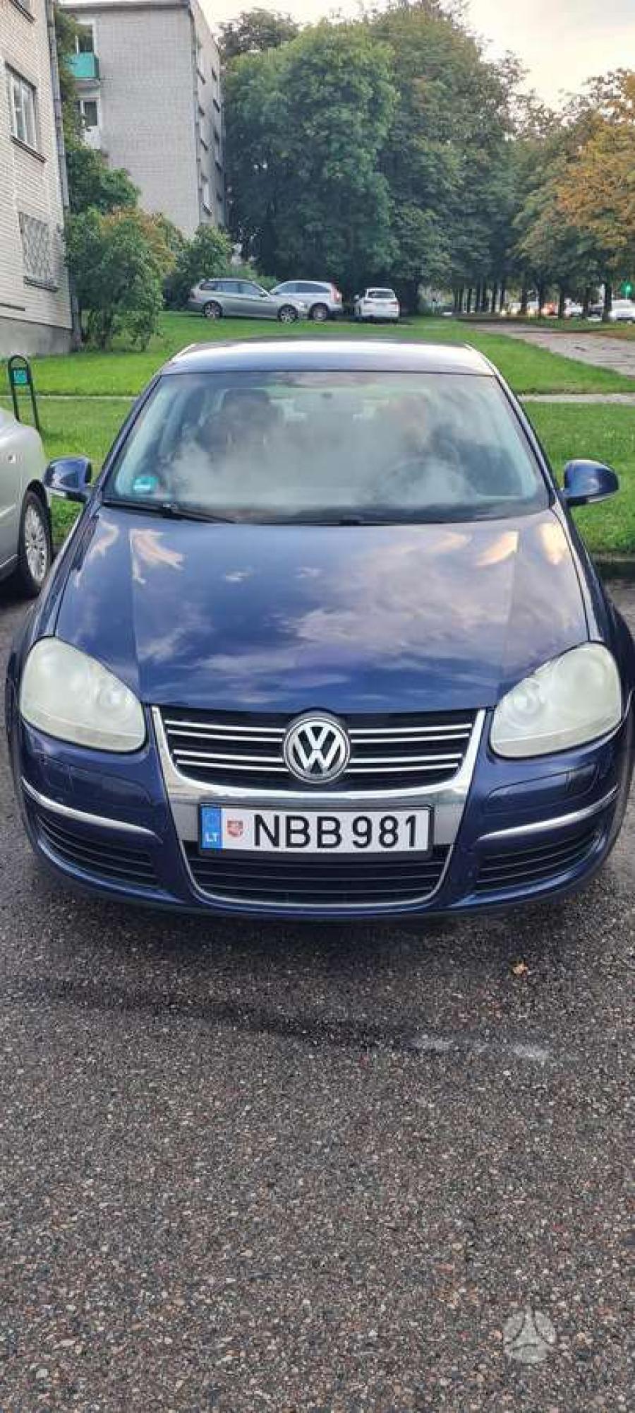 Blue Volkswagen Jetta 2009 in Vilnius, with an engine capacity of 1.60 L and mileage of 198 thousand km for 600 €, photo 3 on AUTOMOTO.COM.LV