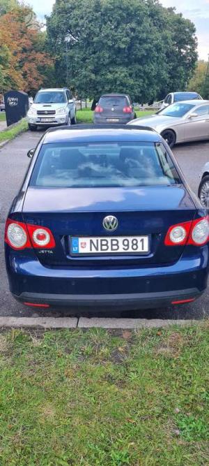 Blue Volkswagen Jetta 2009 in Vilnius, with an engine capacity of 1.60 L and mileage of 198 thousand km for 600 €, photo 5 on AUTOMOTO.COM.LV