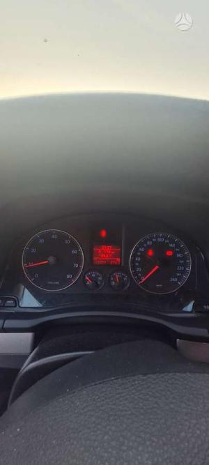 Blue Volkswagen Jetta 2009 in Vilnius, with an engine capacity of 1.60 L and mileage of 198 thousand km for 600 €, photo 12 on AUTOMOTO.COM.LV
