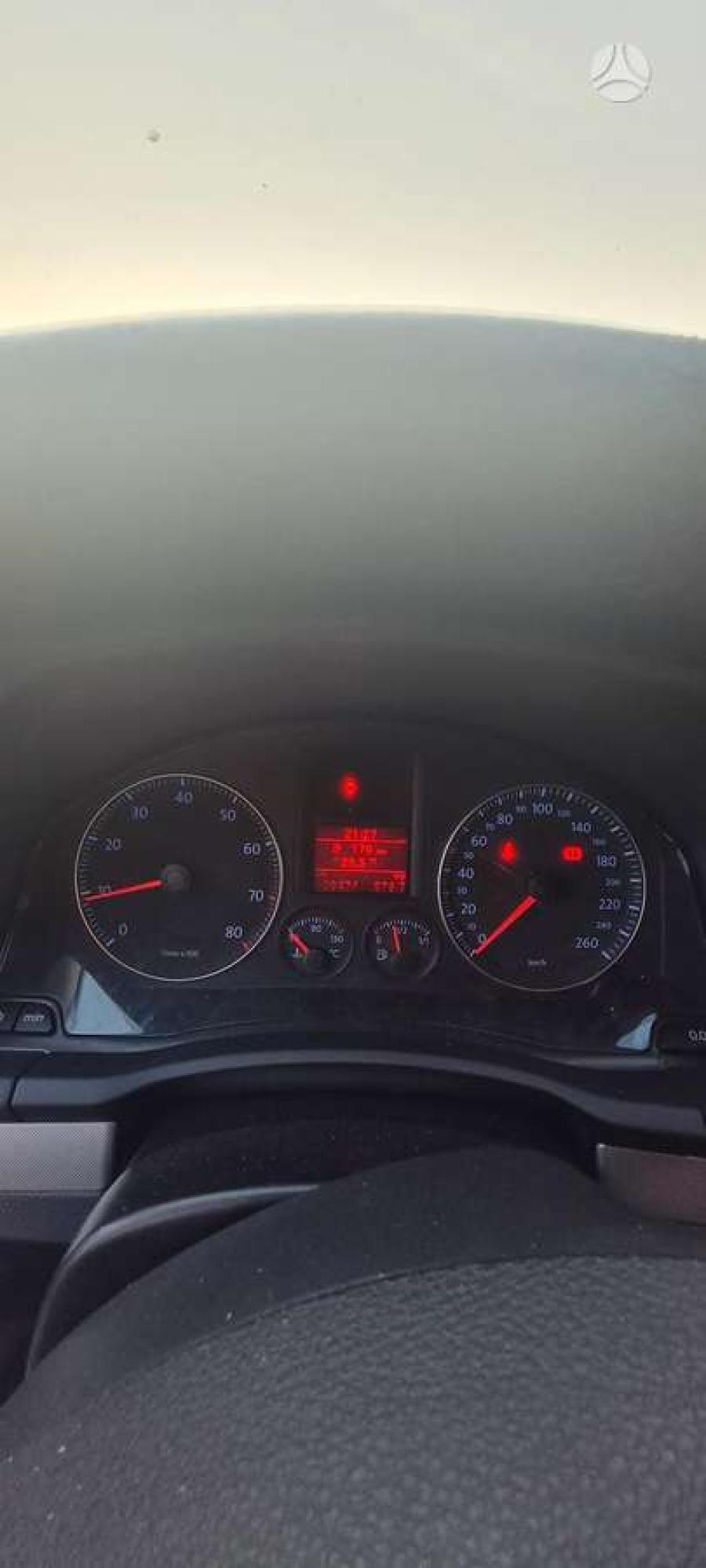 Blue Volkswagen Jetta 2009 in Vilnius, with an engine capacity of 1.60 L and mileage of 198 thousand km for 600 €, photo 12 on AUTOMOTO.COM.LV