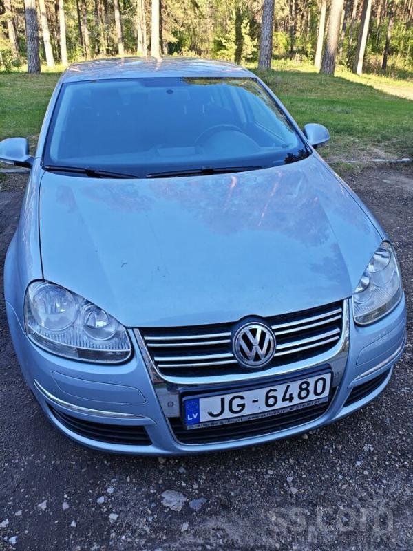 Volkswagen Jetta 2010 in Riga on AUTOMOTO.COM.LV Blue Volkswagen Jetta 2010 in Riga, with an engine capacity of 1.60 L and mileage of 177 thousand km for 500 €, photo 1 on AUTOMOTO.COM.LV