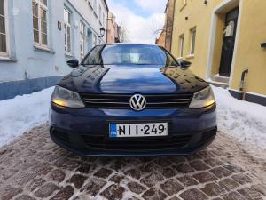 Blue Volkswagen Jetta 2012 in Klaipeda, with an engine capacity of 1.39 L and mileage of 229 thousand km for 4550 €, photo 3 on AUTOMOTO.COM.LV