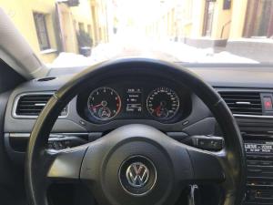 Blue Volkswagen Jetta 2012 in Klaipeda, with an engine capacity of 1.39 L and mileage of 229 thousand km for 4550 €, photo 12 on AUTOMOTO.COM.LV