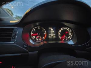 Blue Volkswagen Jetta 2012 in Saldus, with an engine capacity of 2.00 L and mileage of 342 thousand km for 3500 €, photo 6 on AUTOMOTO.COM.LV