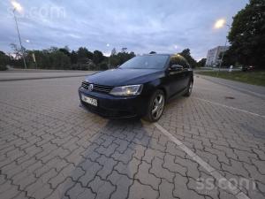 Blue Volkswagen Jetta 2012 in Saldus, with an engine capacity of 2.00 L and mileage of 342 thousand km for 3500 €, photo 9 on AUTOMOTO.COM.LV