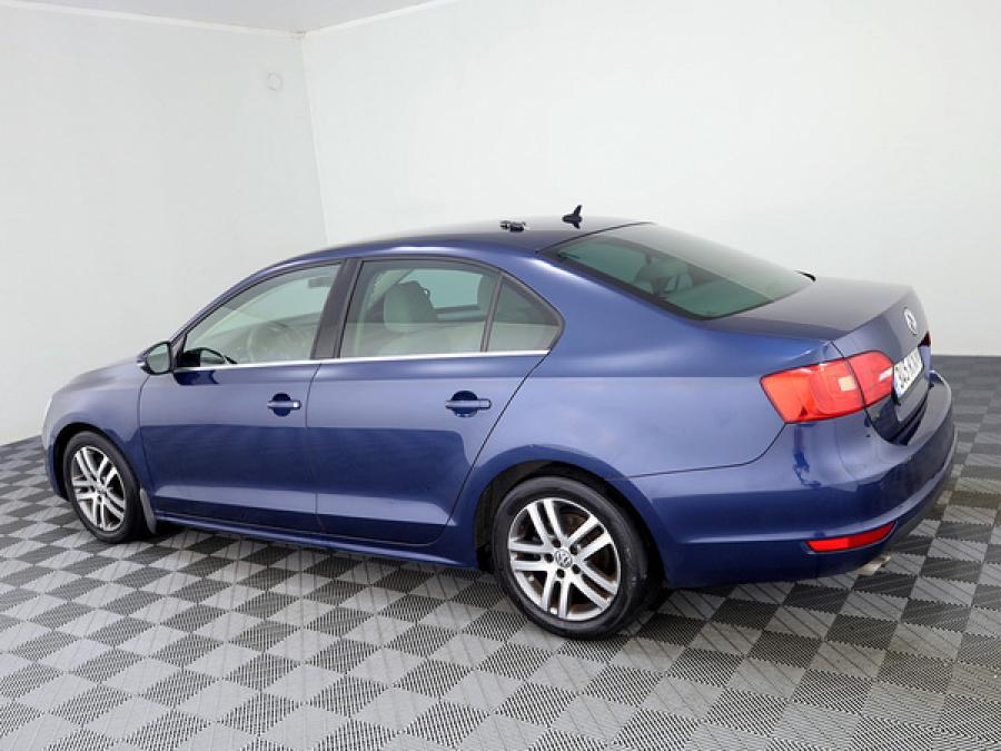 Blue Volkswagen Jetta 2012 in Tallinn, with an engine capacity of 1.40 L and mileage of 334 thousand km for 1499 €, photo 5 on AUTOMOTO.COM.LV