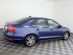 Blue Volkswagen Jetta 2012 in Tallinn, with an engine capacity of 1.40 L and mileage of 334 thousand km for 1499 €, photo 11 on AUTOMOTO.COM.LV