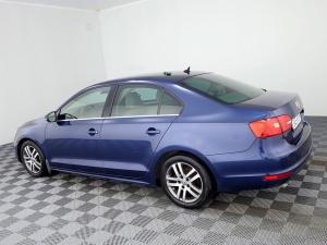 Blue Volkswagen Jetta 2012 in Tallinn, with an engine capacity of 1.40 L and mileage of 334 thousand km for 1499 €, photo 12 on AUTOMOTO.COM.LV