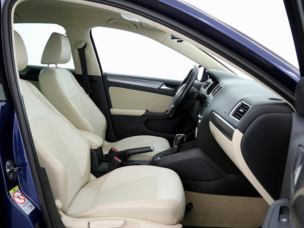 Zils Volkswagen Jetta 2012 Tallina, ar dzinēja tilpumu 1.40 L un nobraukumu 334 tūkst. km par 1499 €, foto 6 vietnē AUTOMOTO.COM.LV