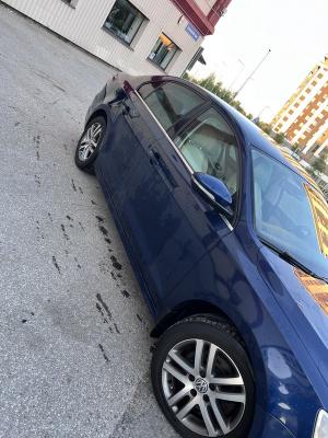Blue Volkswagen Jetta 2012 in Tallinn, with an engine capacity of 1.40 L and mileage of 337 thousand km for 2300 €, photo 15 on AUTOMOTO.COM.LV