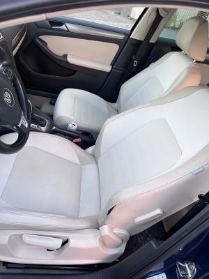 Blue Volkswagen Jetta 2012 in Tallinn, with an engine capacity of 1.40 L and mileage of 337 thousand km for 2300 €, photo 17 on AUTOMOTO.COM.LV
